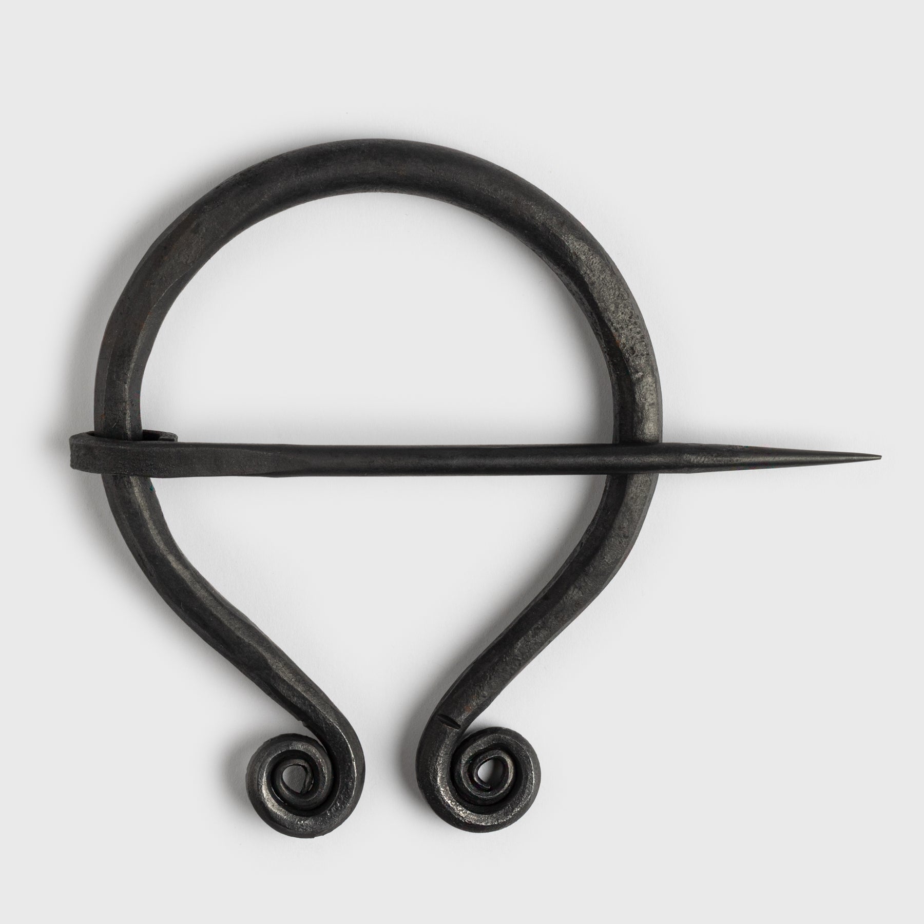 Järnfibula, Oval, 85 mm – Grimfrost Intl